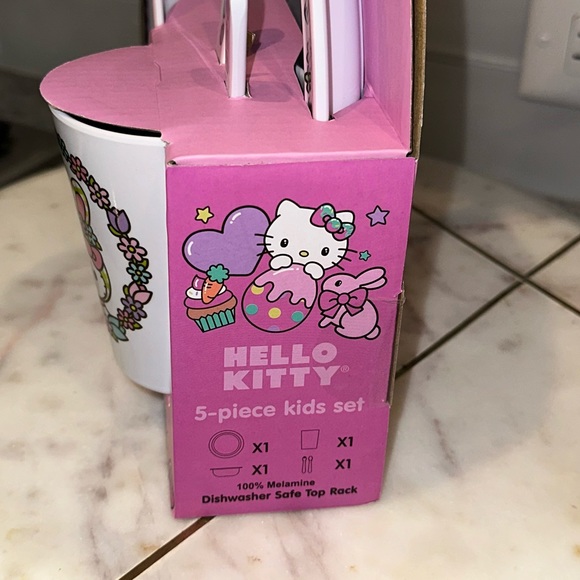 Hello Kitty | Dining | Nwt Hello Kitty Sanrio Happy Easter Floral 5 ...